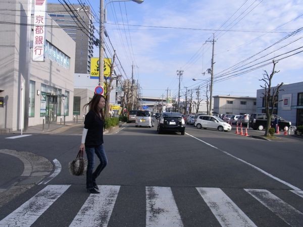 「横断歩道の歩行者妨害は罰金」─知っていますか? 人と車の安全な移動をデザインするシンク出版株式会社