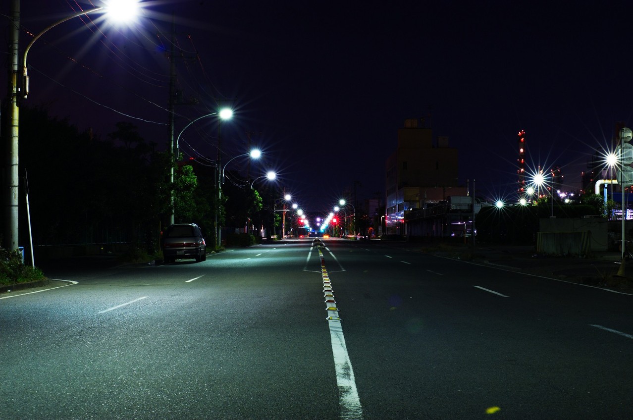 夜間事故の危険を意識しよう③──高齢者の危険横断 人と車の安全な移動をデザインするシンク出版株式会社