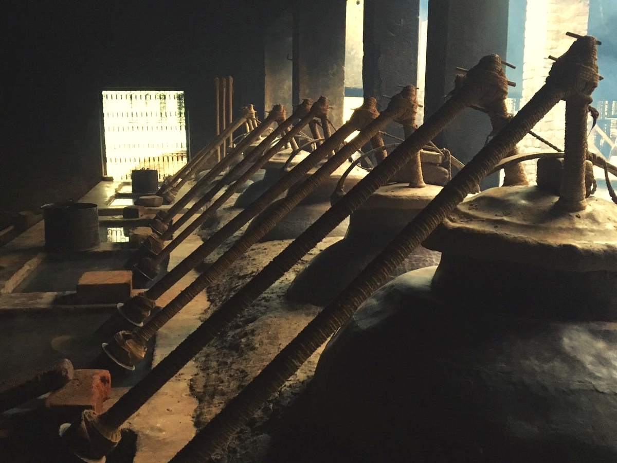 歴史とDeg & Bhapka蒸留法 - kiranah-attar ページ