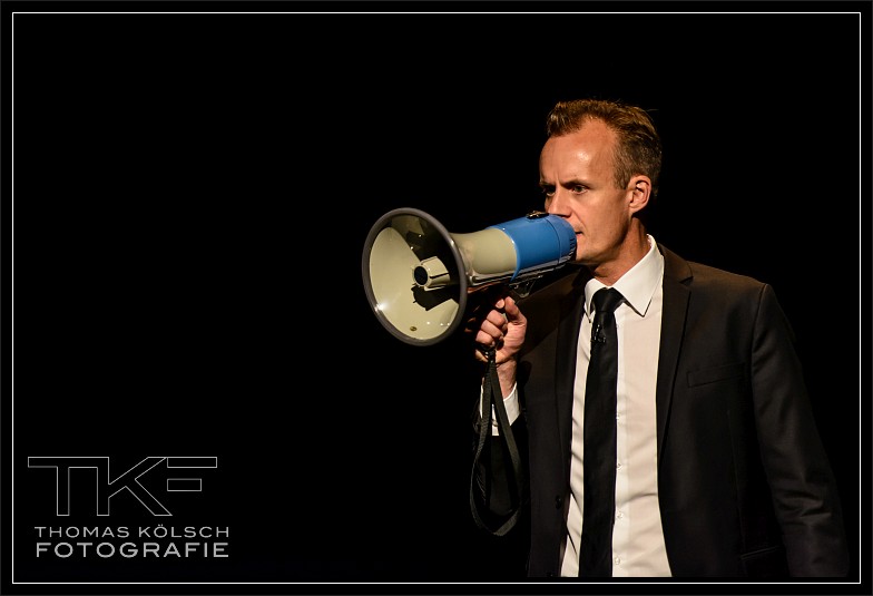 Max Uthoff: Von Feindbildern umgeben - kultur-kritik