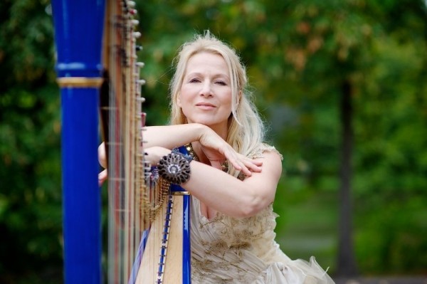 Anna Faber an der Harfe - Kulturbüro Görlitz | www.kulturbuero-goerlitz.de