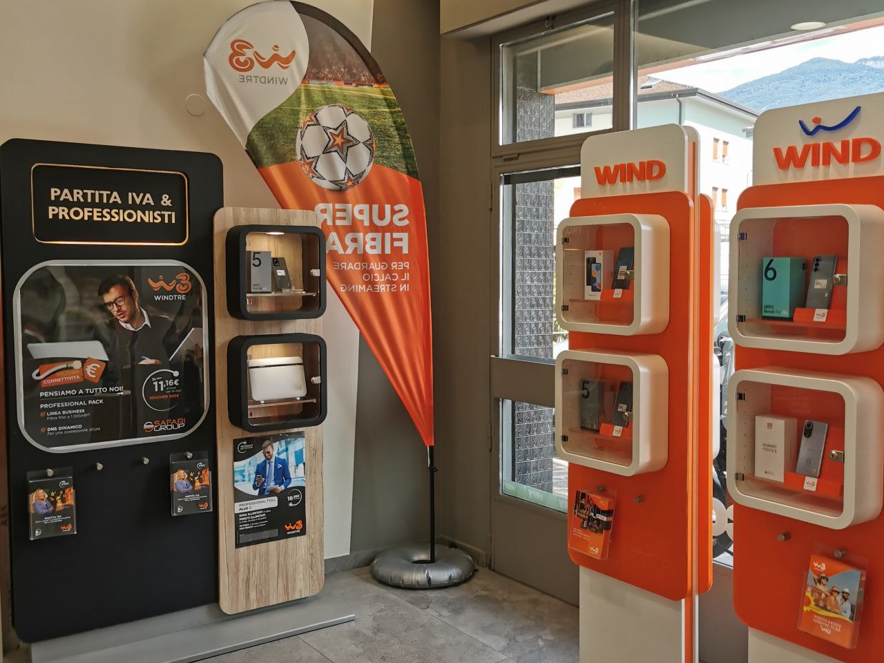 Negozio WindTre Riva del Garda - WINDTRE stores - Safari srl