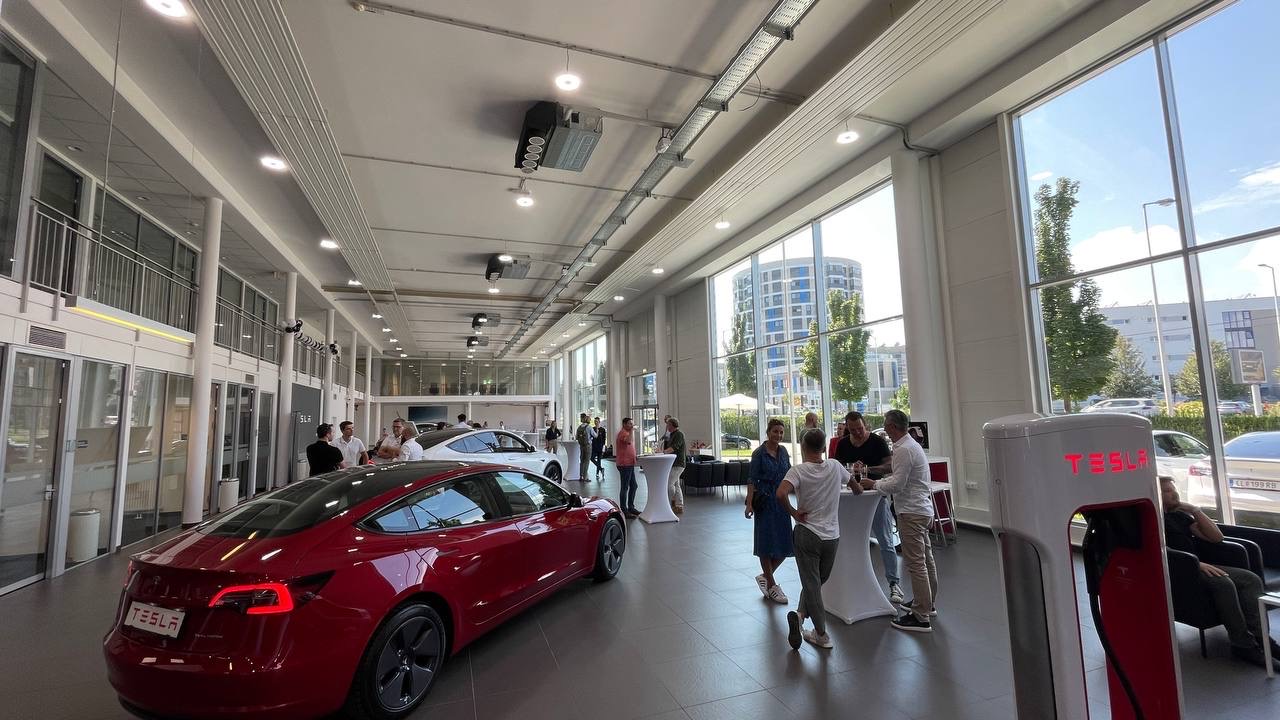 Neues Tesla Service Center in Linz - Tesla Club Austria