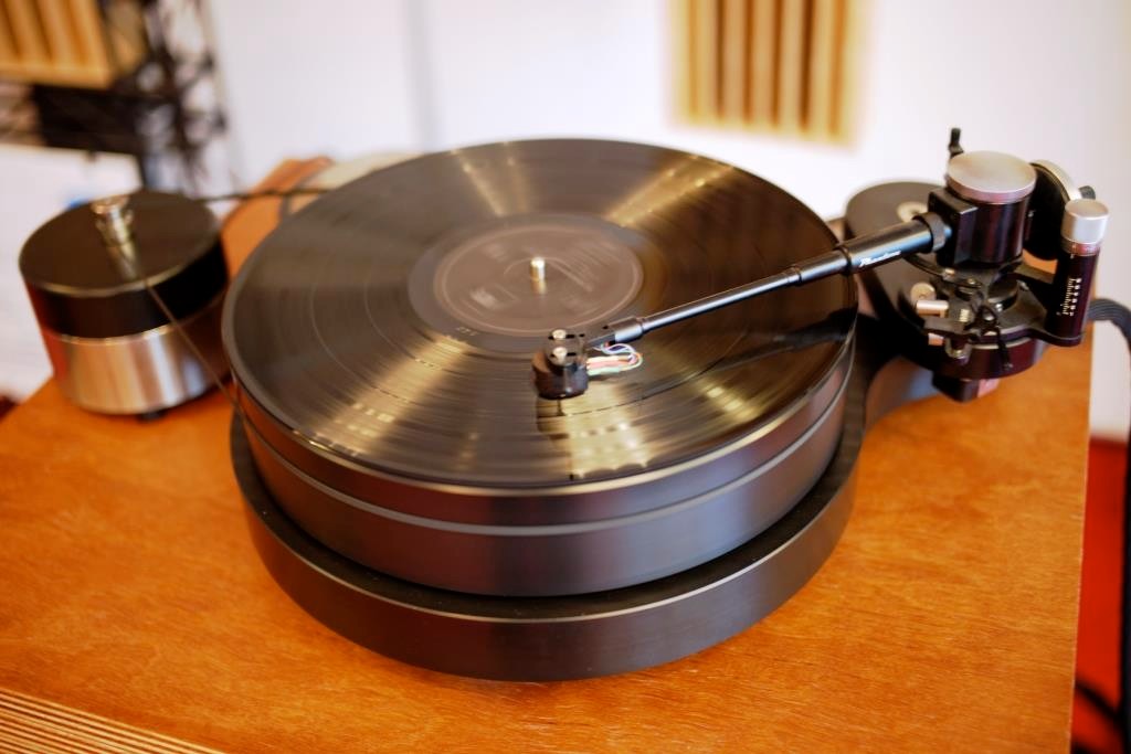 ZenSati Cable lifter - high-end ribbon loudspeakers