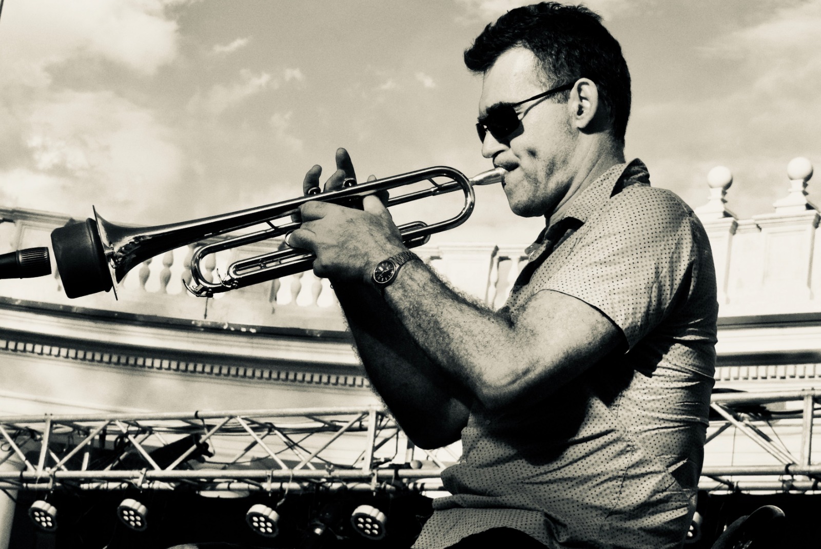 Oltre il Confine - G. Sanna Passino/M. Peghin - Oltre il confine - G ...