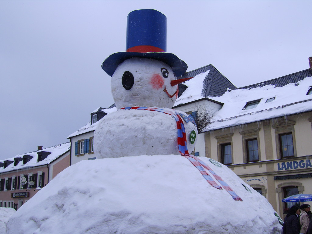 Video- und Fotogalerie vom größten Natur - Schneemann in Deutschland ...