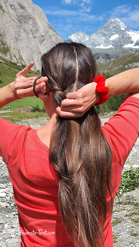 Scrunchie Frisur: Einfache Twist-Zopffrisur zum Nachmachen ...