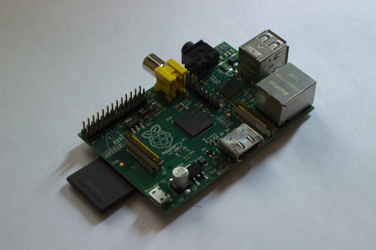 New case (and economic) for my Raspberry PI - GNU/Linux e software open source