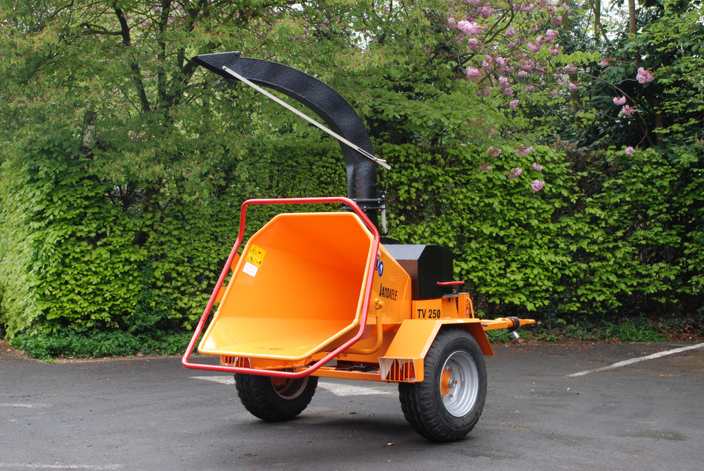Vandaele TV 250 - www.hanussgartenservice - Baumstubbenfräse ...