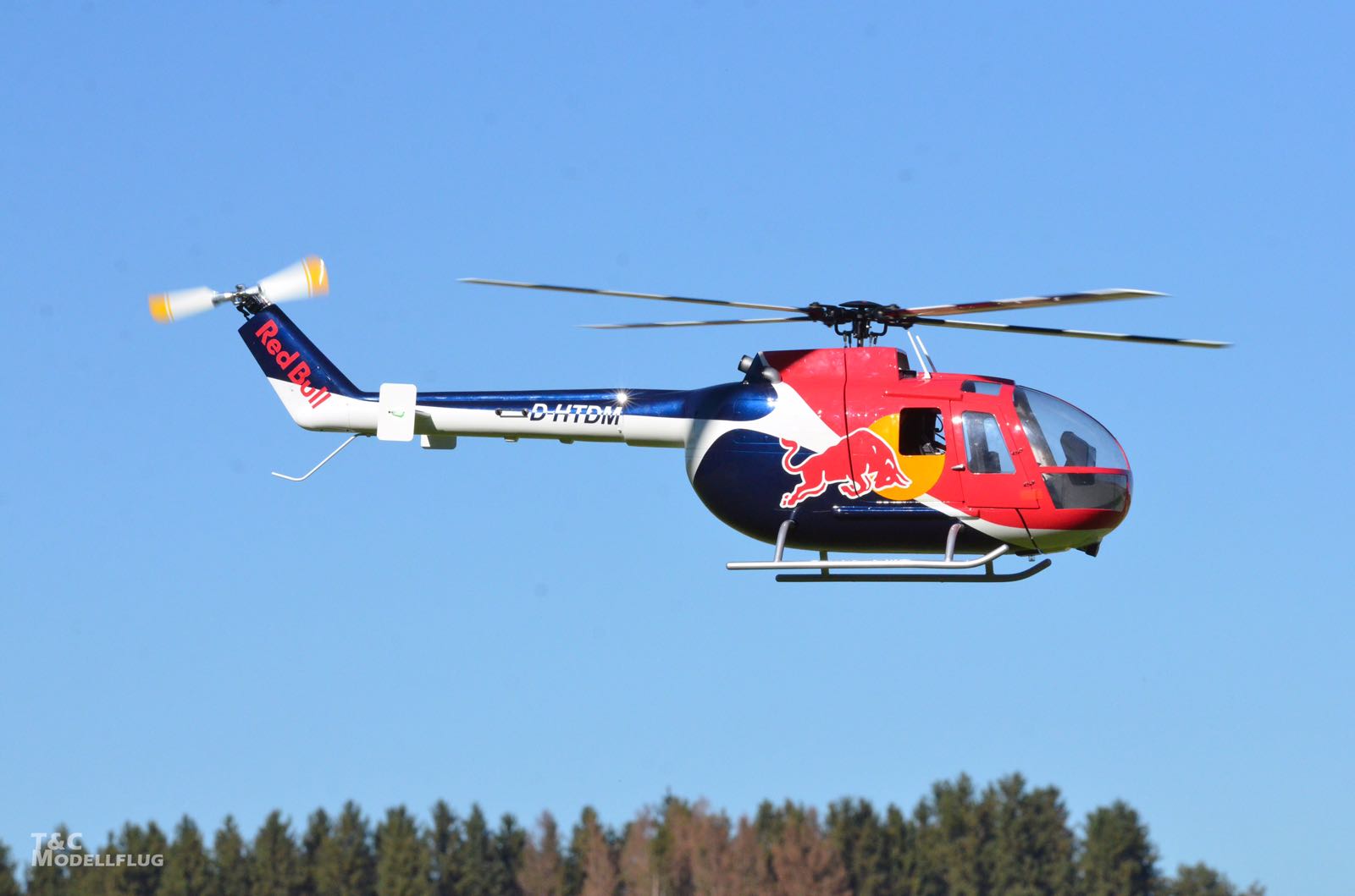 BO-105 RED BULL CB D-HTDM 600 - skydancers-airshows