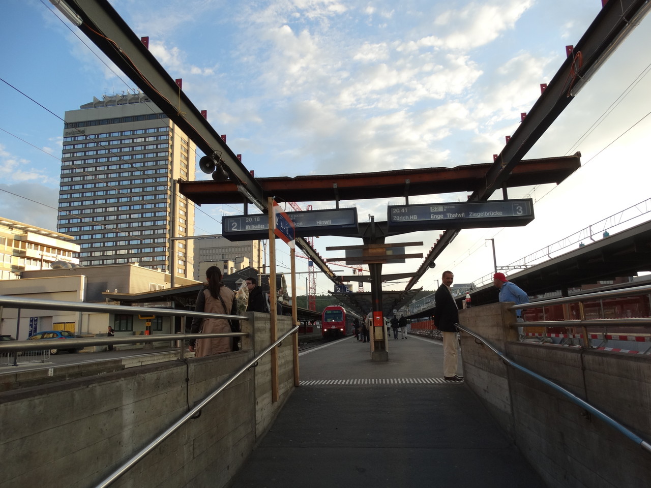 Zürich Oerlikon: Gleis 5 ersetzt Gleis 3 - Bahnnews info24 ÖV Schweiz ...