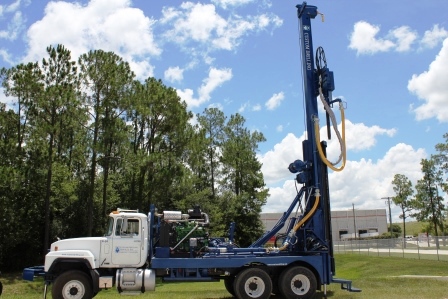 Pump Hoist | Pump Installation - Custom Drilling Services
