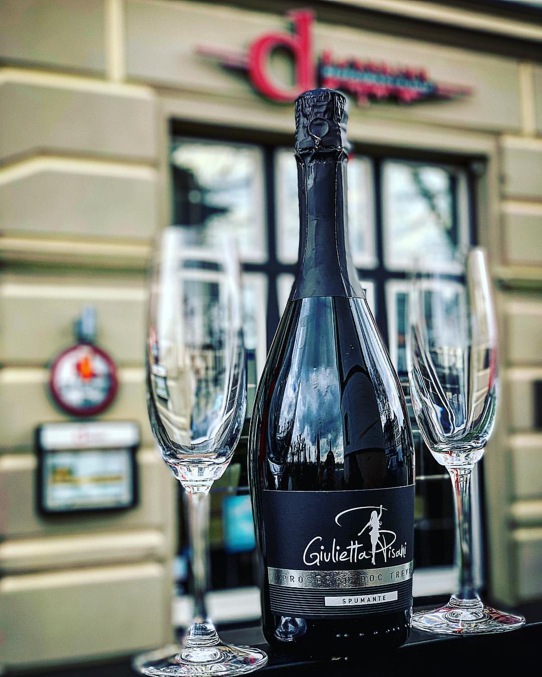 Das d-town Düsseldorf - dtown Restaurant & Bar Düsseldorf