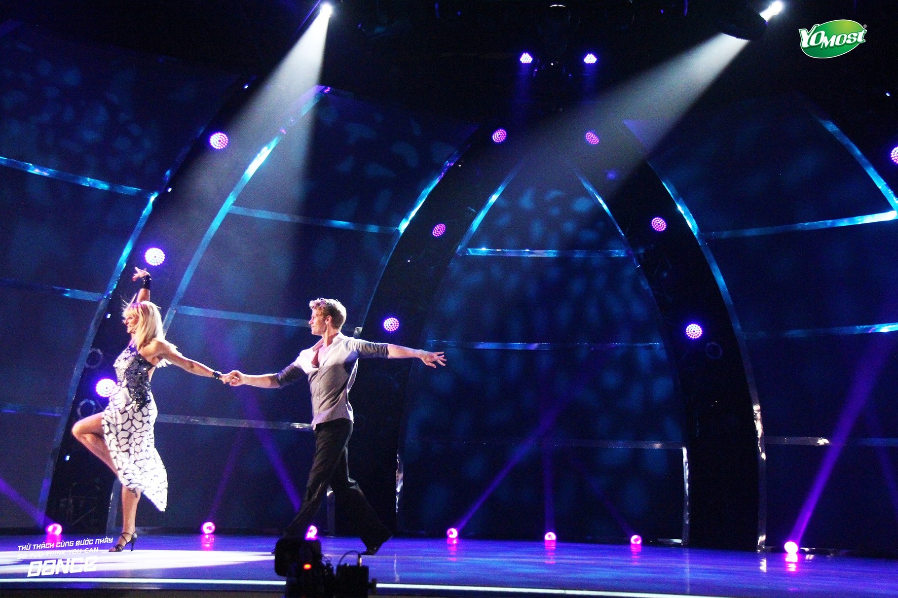 PERFORMING ON THE LIVE SHOW - livelovedancecreate