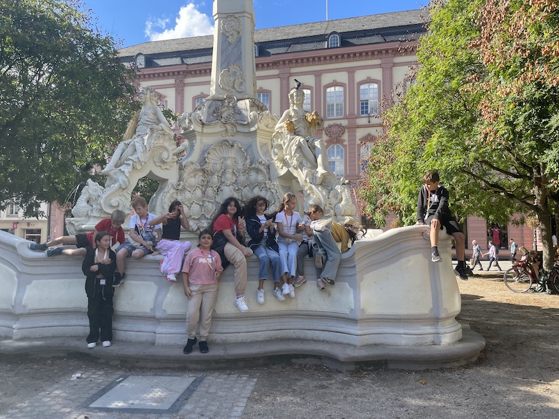Graffiti-Workshop für unsere Turnhalle - Lisa-Tetzner-Grundschule