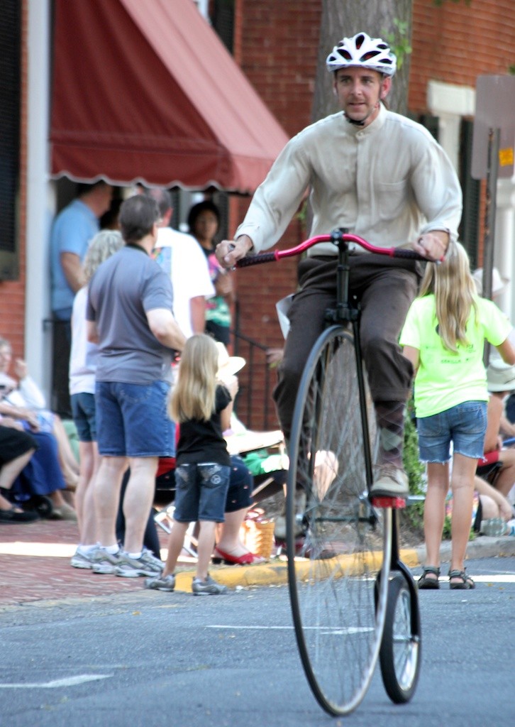 Riders from Across the World Compete in the National Clustered Spires ...