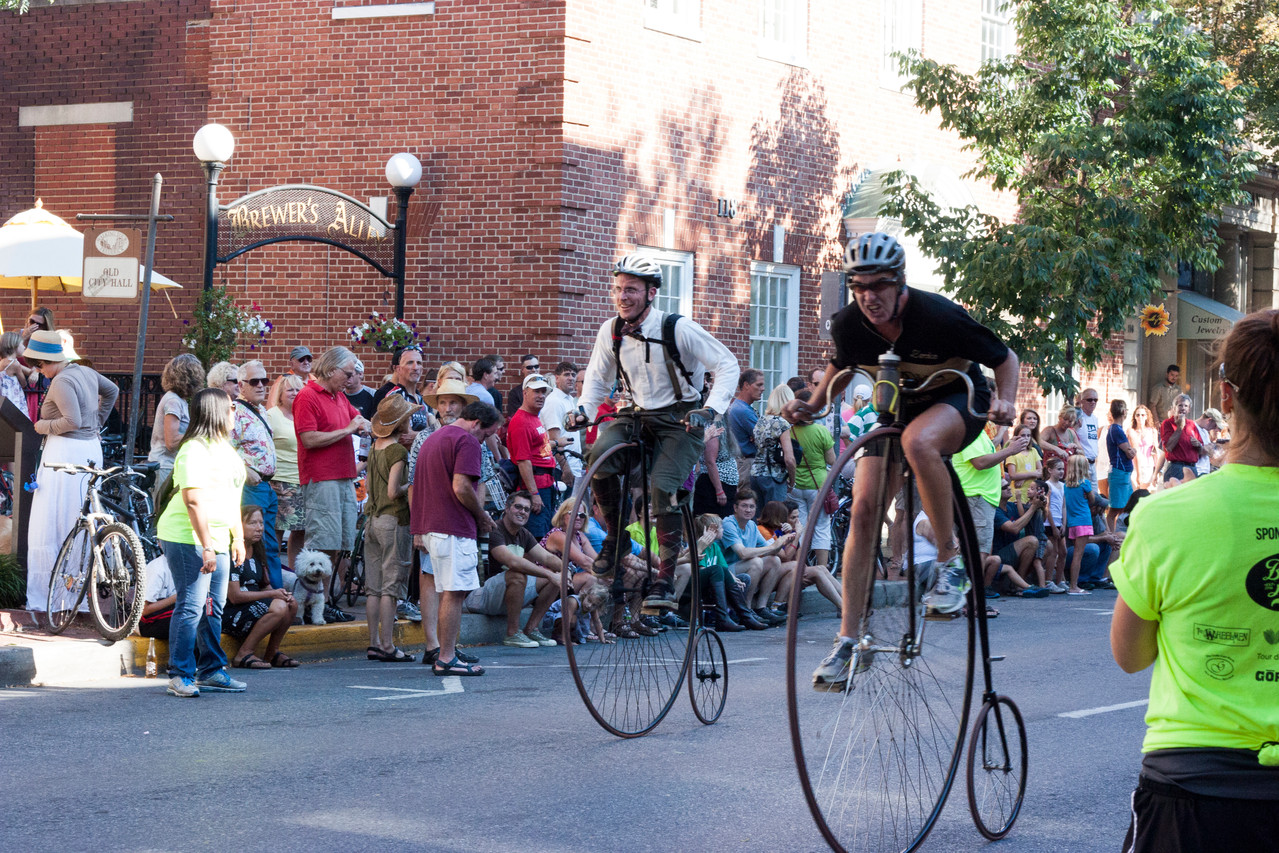 Riders from Across the World Compete in the National Clustered Spires ...