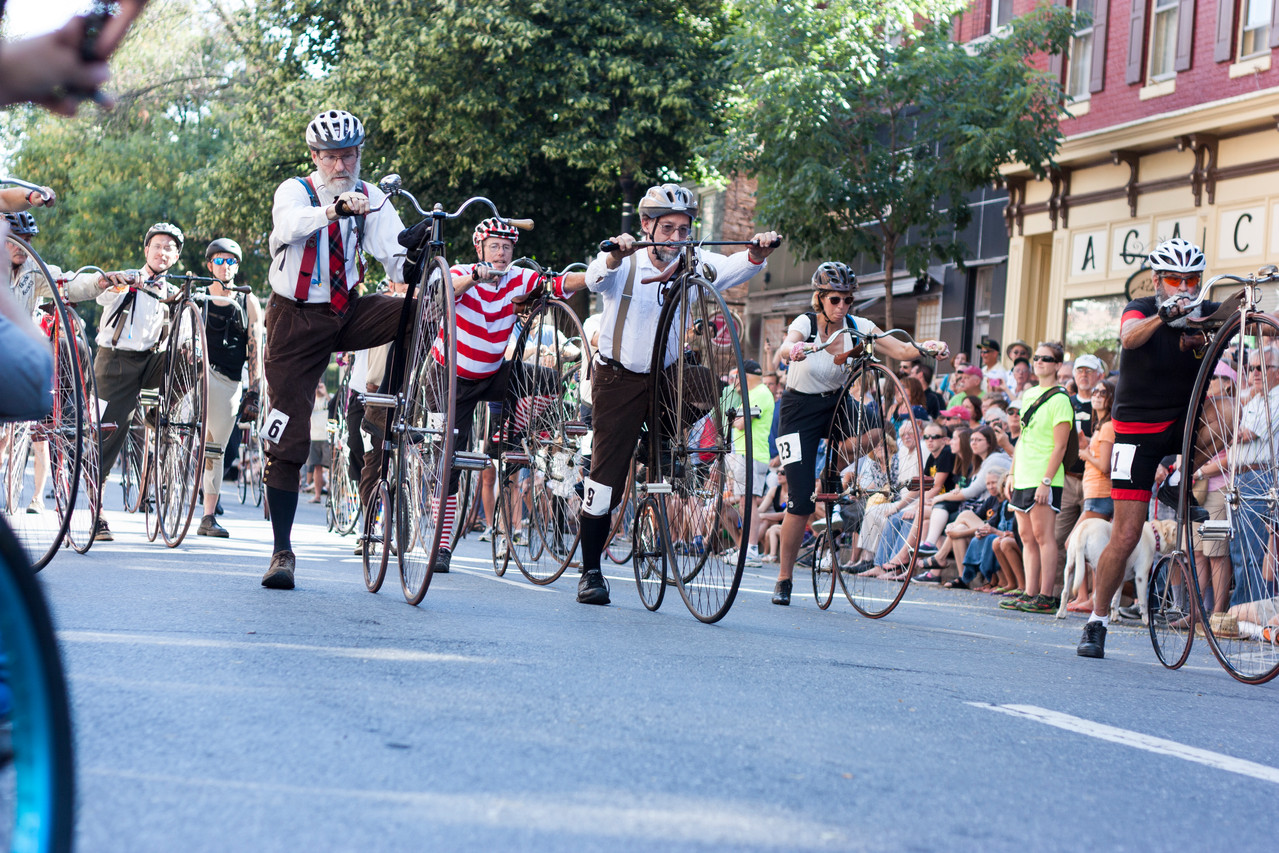 Riders from Across the World Compete in the National Clustered Spires ...