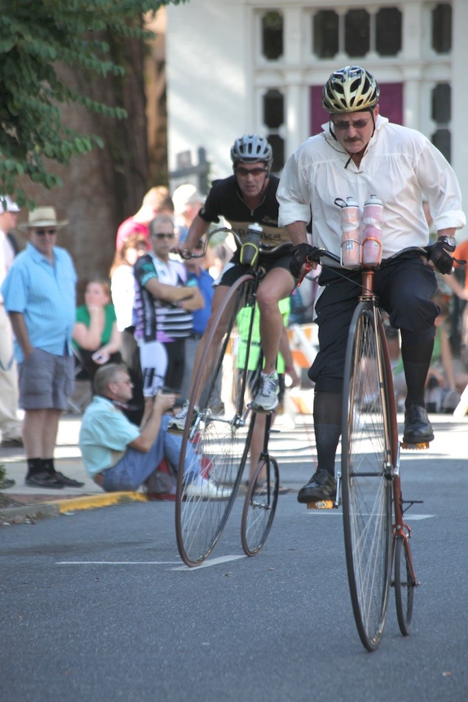 Riders from Across the World Compete in the National Clustered Spires ...