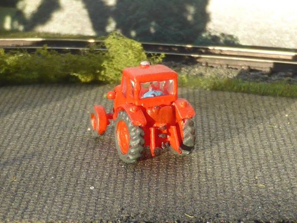 Belarus MTS 50 Traktor 4x2 - Spur N Modellbau DDR Fahrzeuge Maßstab 1: ...