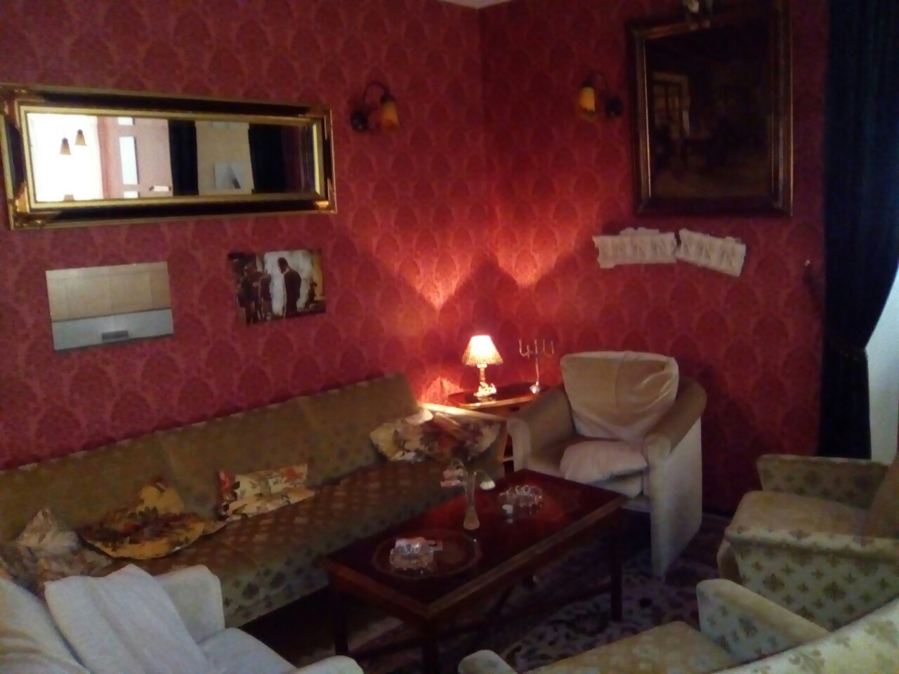 Das Wohnzimmer der Transsisters: die Bar Voyage - Crossdressing Darialena