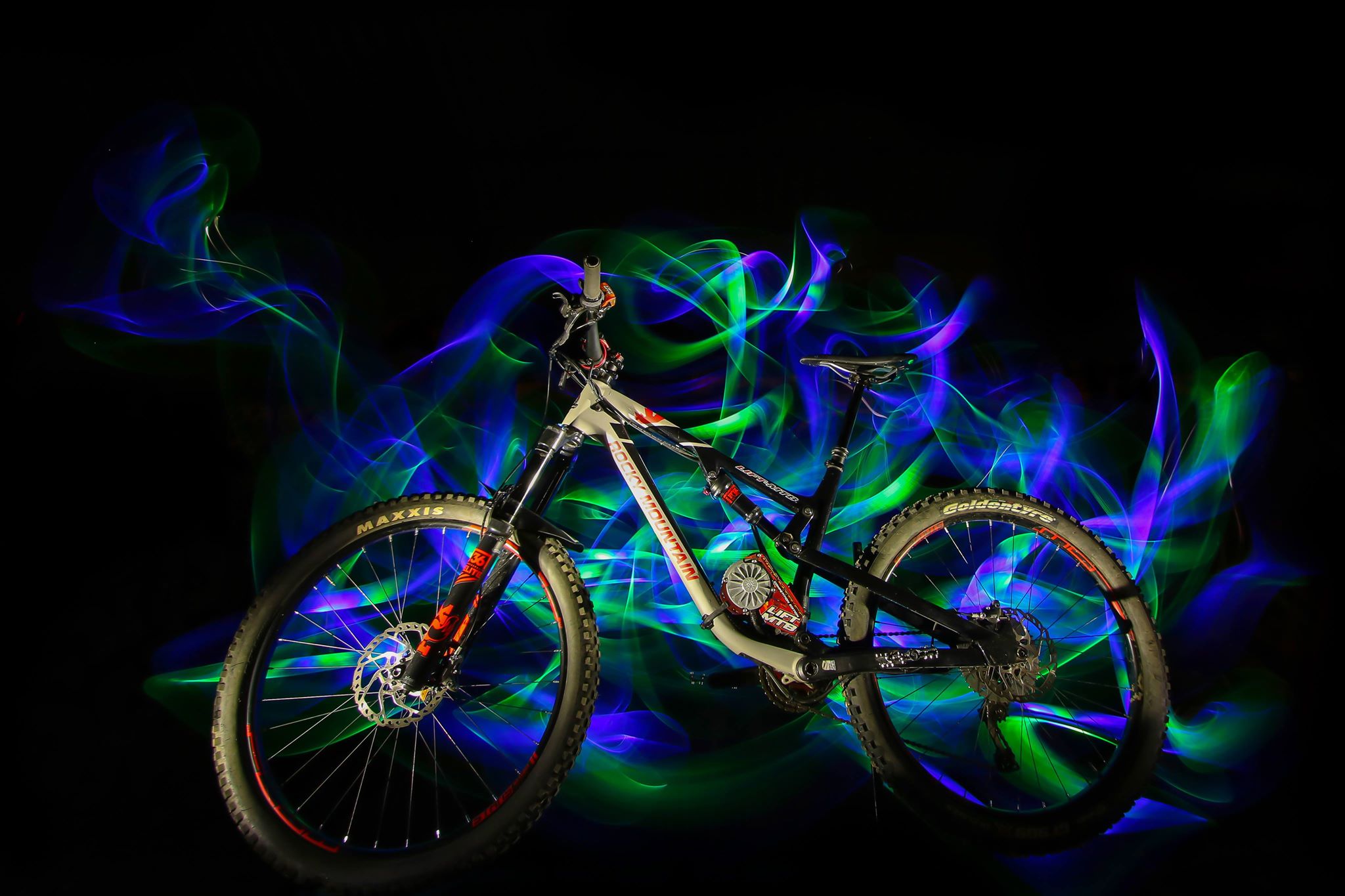 Kit moteur électrique pour VTT. Moteur électrique pédalier puissant ...