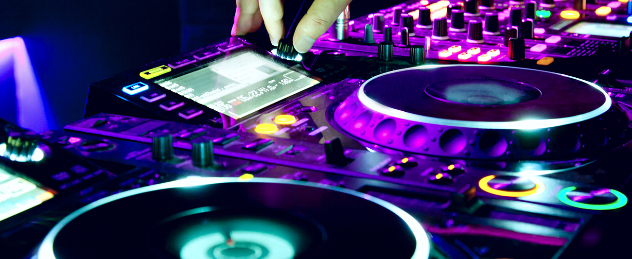 The Real Underground - DJ BAR WHITE SPACE LAB