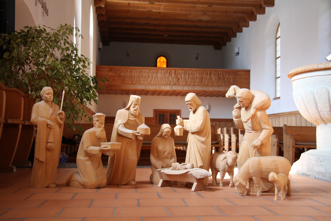 Nativity Scenes - huggler, woodcarvings, holzbildhauerei ...