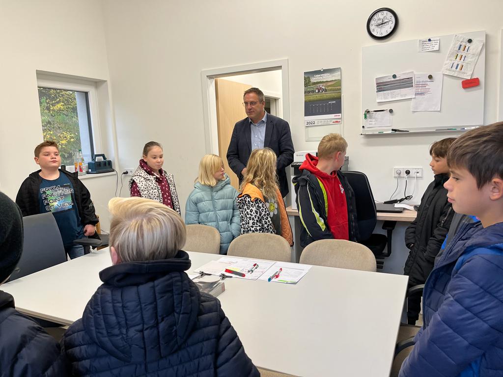 Die 4. Klasse besucht den Bürgermeister - Grundschule Rauhenebrach