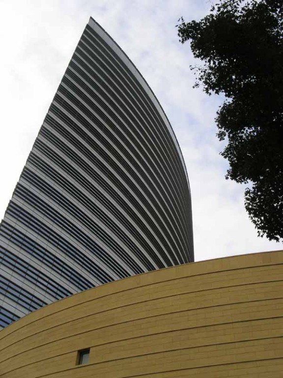 Cesar Pelli - Japanese Architects and Architecture in Japan