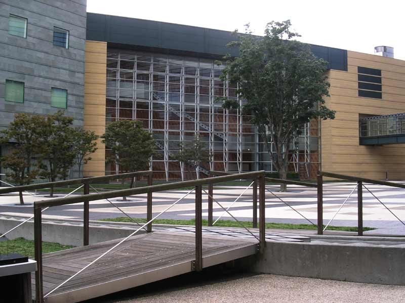 Cesar Pelli - Japanese Architects and Architecture in Japan