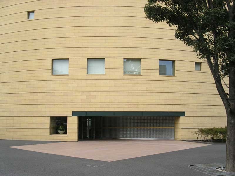 Cesar Pelli - Japanese Architects and Architecture in Japan