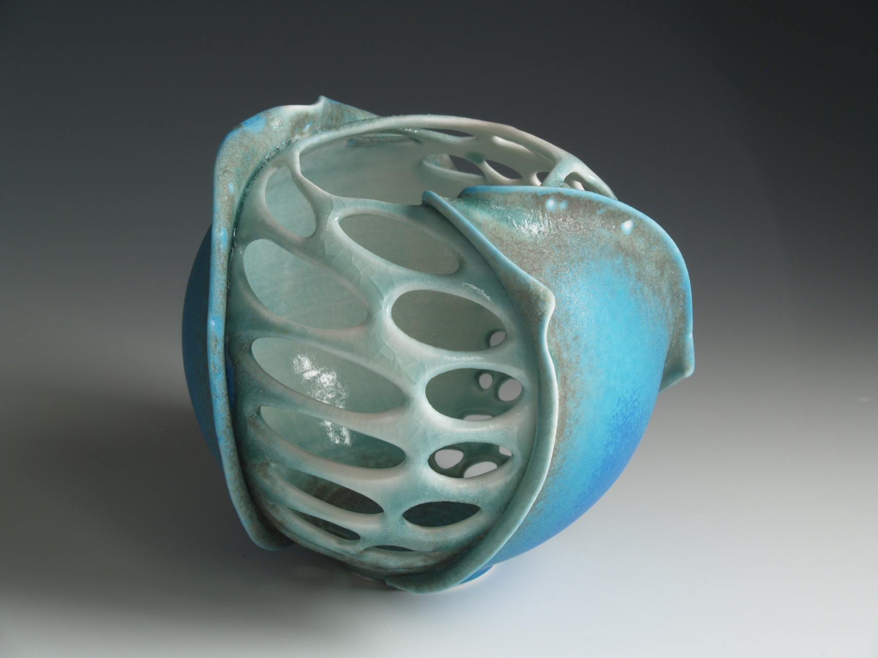 Clarewakefieldceramics - Sculptural pieces in porcelain and stoneware