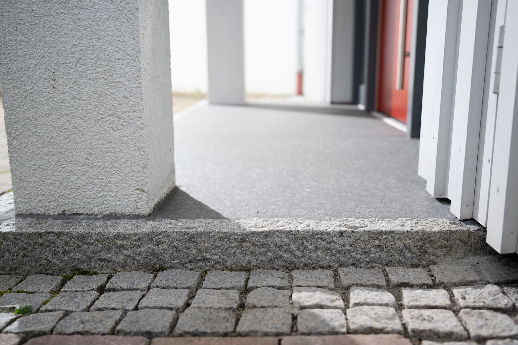 Hauseingang Granit Ostfildern Ruit - Raisch Fliesenfachgeschäft