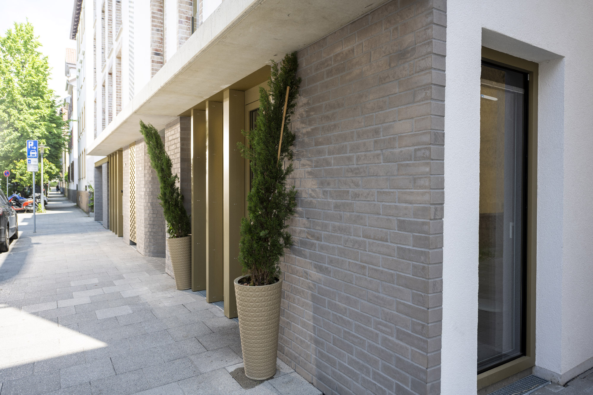 Fassade mit Klinkerriemchen in Esslingen - Raisch Fliesenfachgeschäft