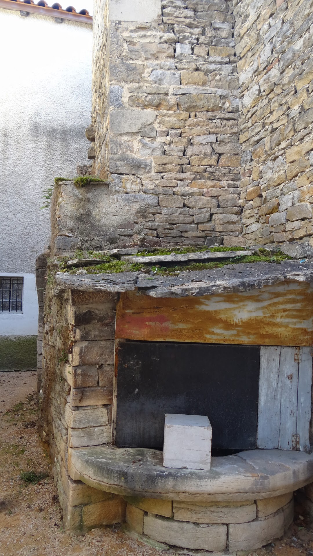 Les puits du village - Site de saintmartinbellepierre