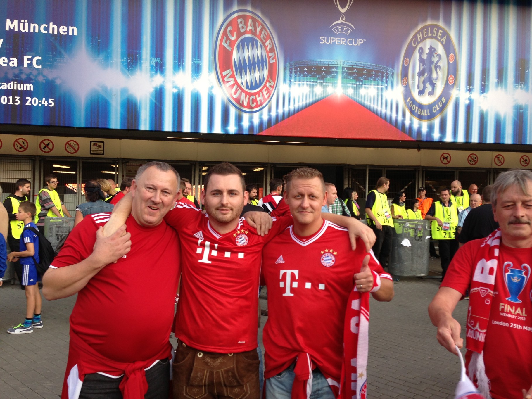 Fotogalerien 2013 - FC Bayern Fanclub Vilshofen Rot Weiß