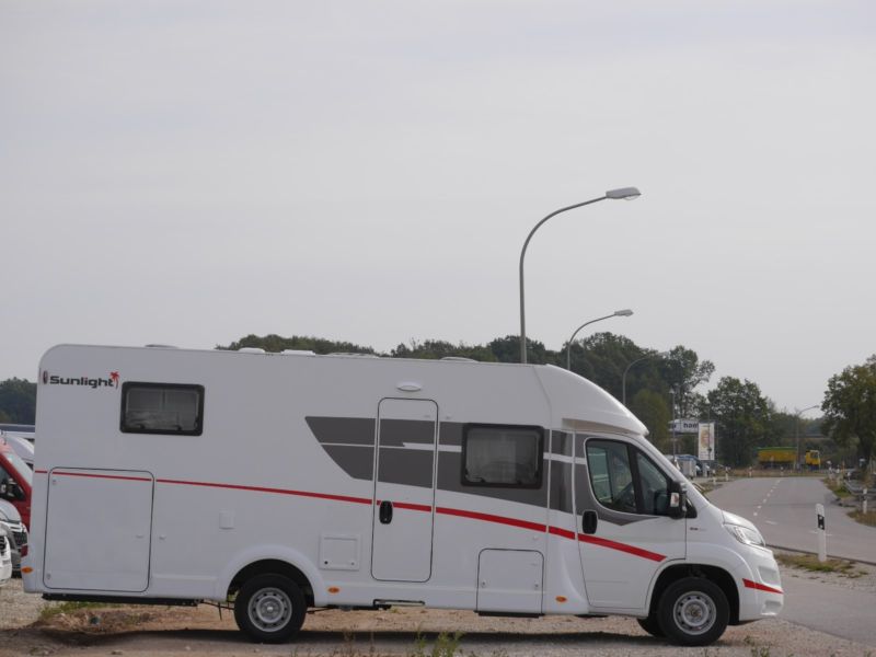 Sunlight T67 Sleeps up to 3 adults and 3 kids - campervanhiregreeces ...