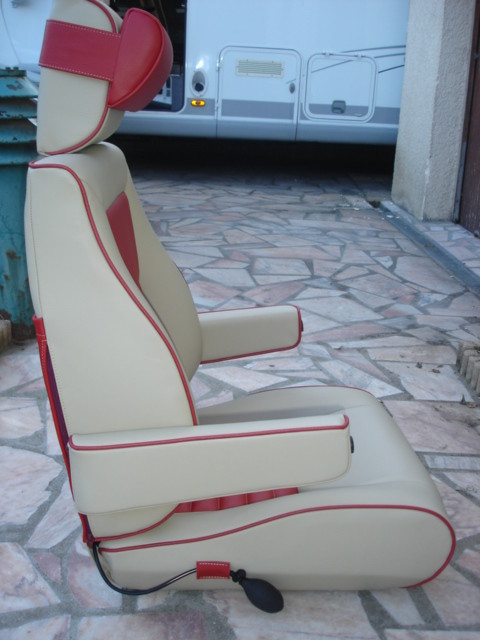 SIEGES DU CAMPING-CAR ( AVANT TRANSFORMATION ) - cuirdesign