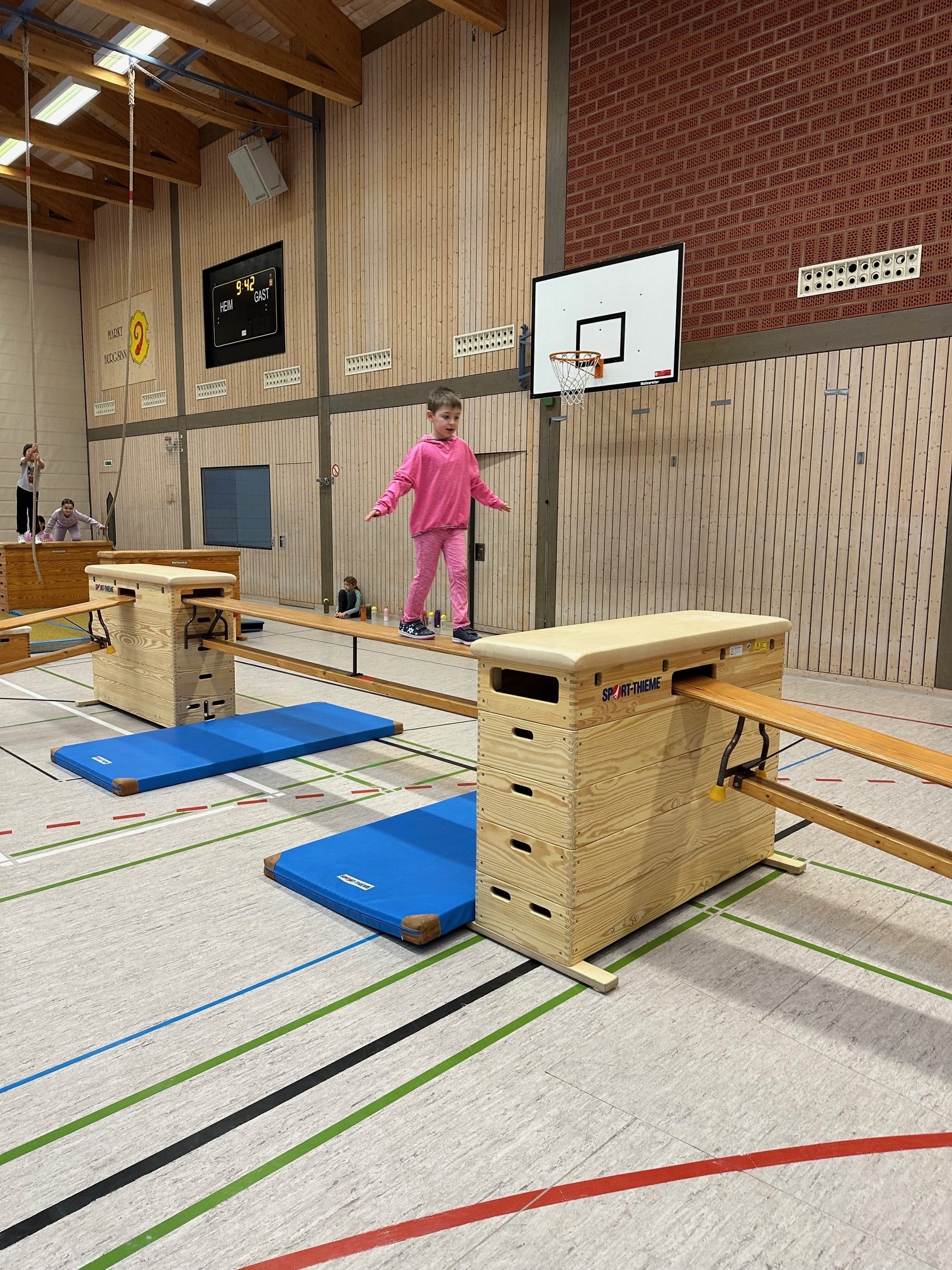 Hindernis-Parcours der GS - Schule-Burgsinn