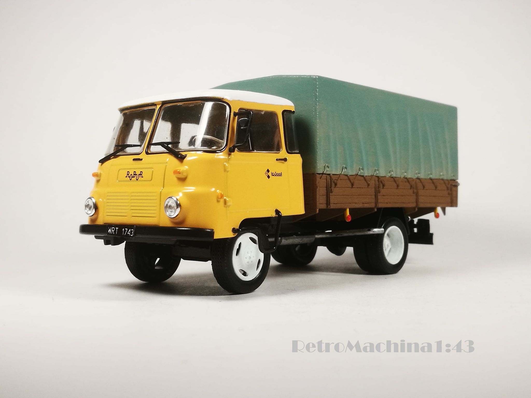 Robur LD 3001 - RetroMachina - Muzeum Motoryzacji w Minaturze