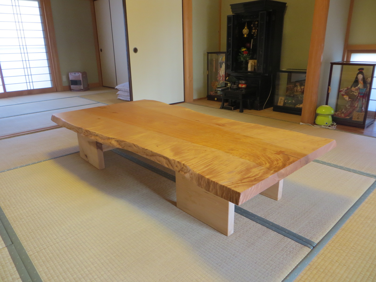 一枚板の無垢テーブル - 飛騨高山 匠の家具 Gallery森の芽ぐみ 一枚板の無垢テーブル - 飛騨高山 匠の家具 Gallery森の芽ぐみ