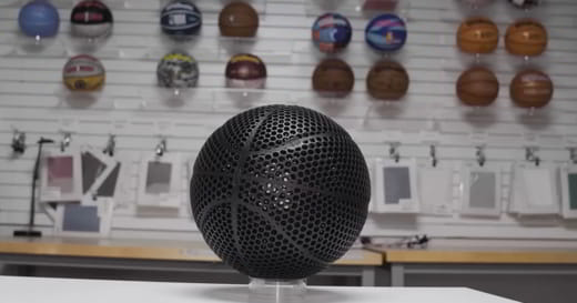 Le dernier prototype de ballon de basket de Wilson est imprimé en 3D et ...