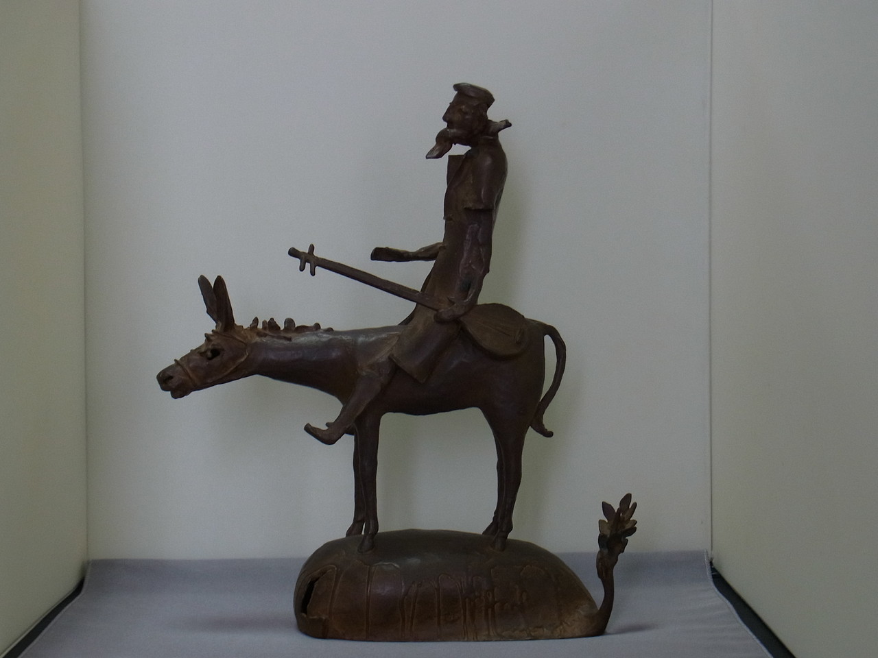 A40.蝋型鋳造 吟遊詩人 - 高岡銅器展示館 A40.蝋型鋳造 吟遊詩人 - 高岡銅器展示館