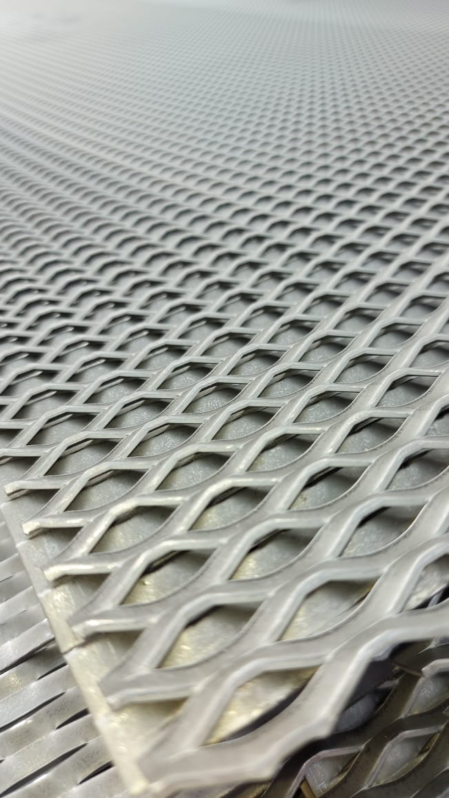 REJILLA MINI LOUVER MESH 75-14 (HOJA) - GruDisA Metal Desplegado ...