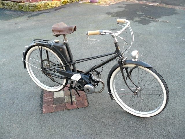 Mobylette MOTOCONFORT AV3 modèle "Utilitaire" - Site de lagrangeauxsolex