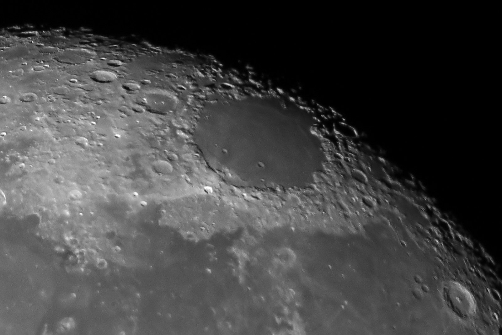 Monddetails - as-astros Webseite!