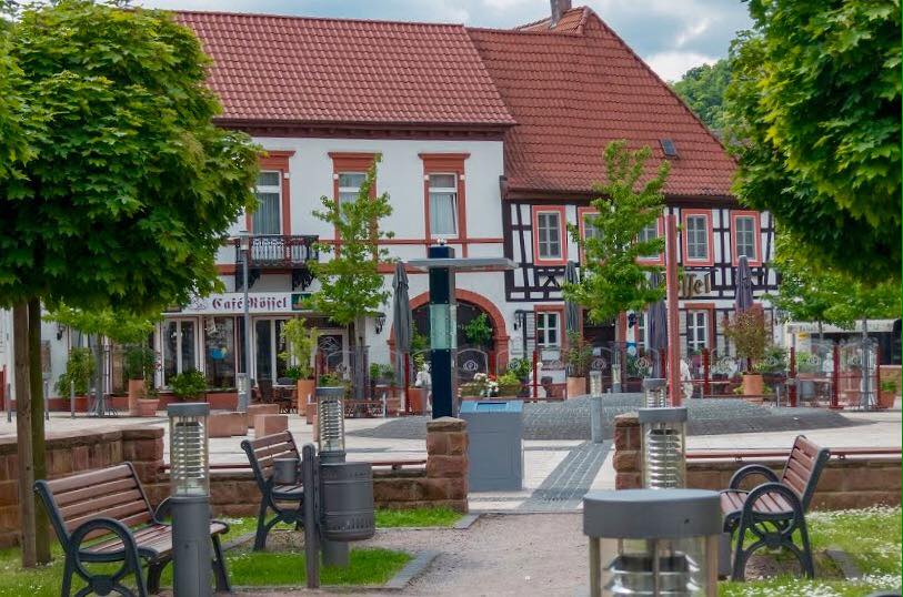 Restaurant "Rössel" - roessel-badbergzaberns Webseite!