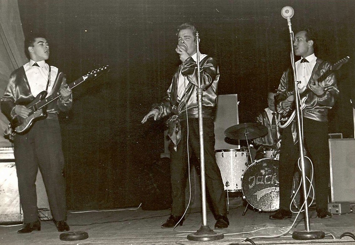 The Fire Flies [The Phono Cats] (Amsterdam) - Indorock [Indo-Rock-Gallery]