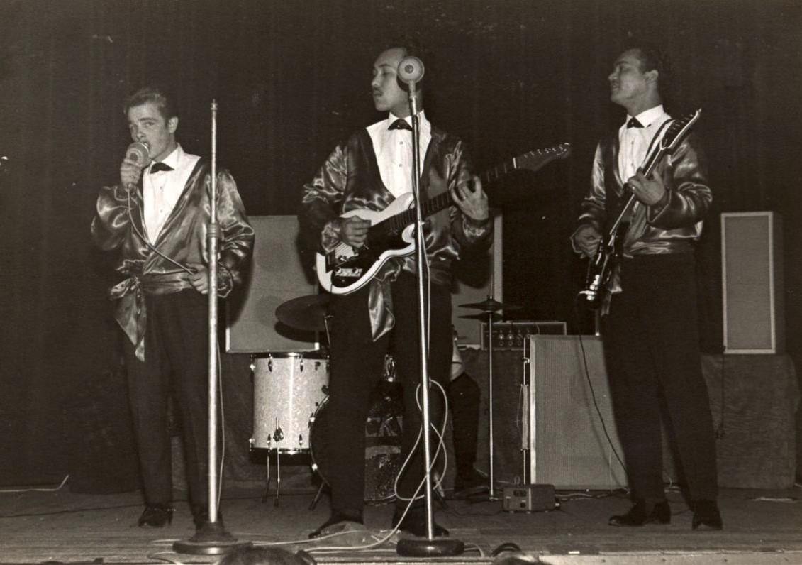 The Fire Flies [The Phono Cats] (Amsterdam) - Indorock [Indo-Rock-Gallery]